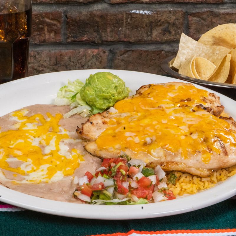 Grilled Chicken Dinner - Chelino's
