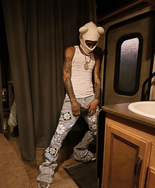 Angel Dior Earns RIAA Latin Platinum for "Aio" | News | PopFiltr