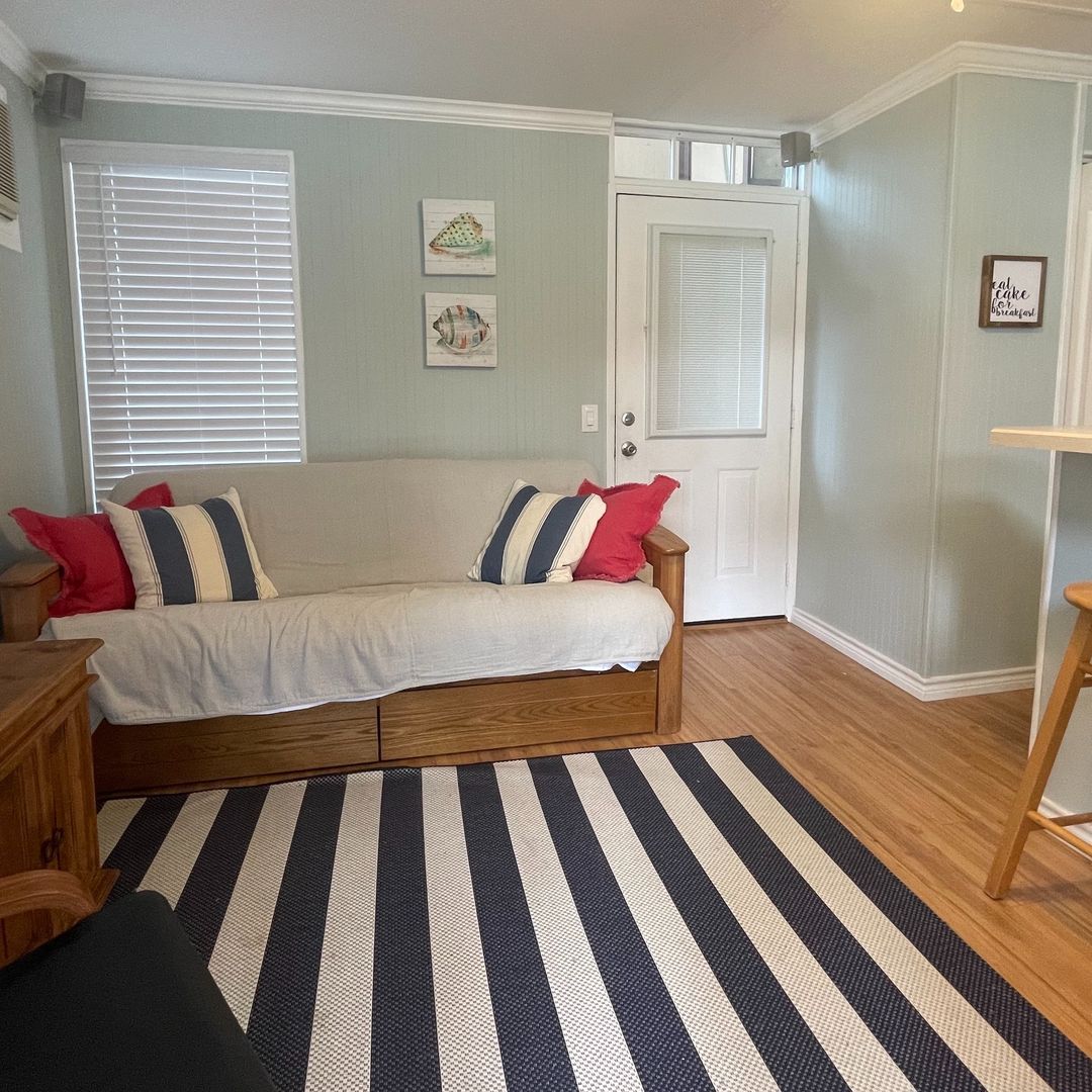 Home - Grandpappy Point Resort & Marina