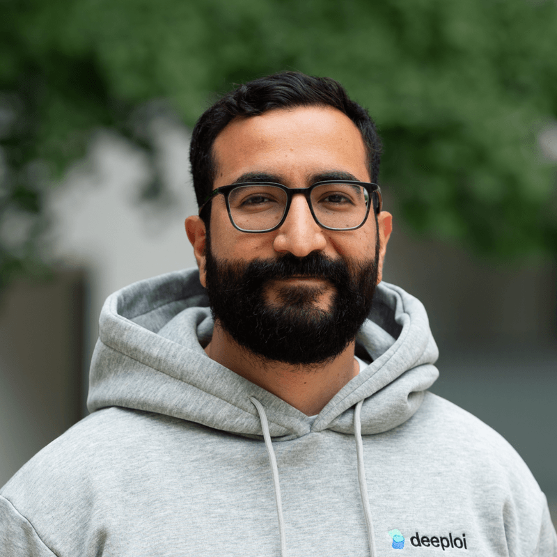 About Us – Meet the Team Behind deeploi’s IT OS Platform