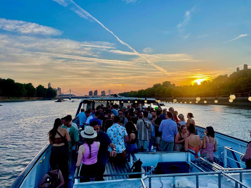 Thames Party Boat Hire & Private Boat Hire - Reeds River Cruises London