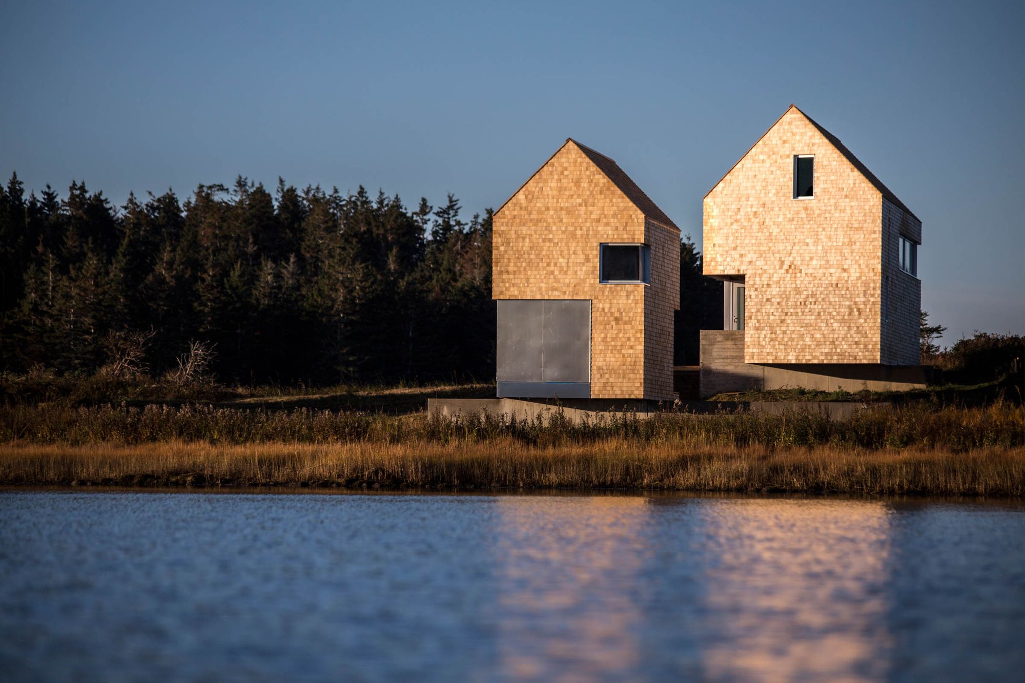 Point House - MacKay-Lyons Sweetapple Architects