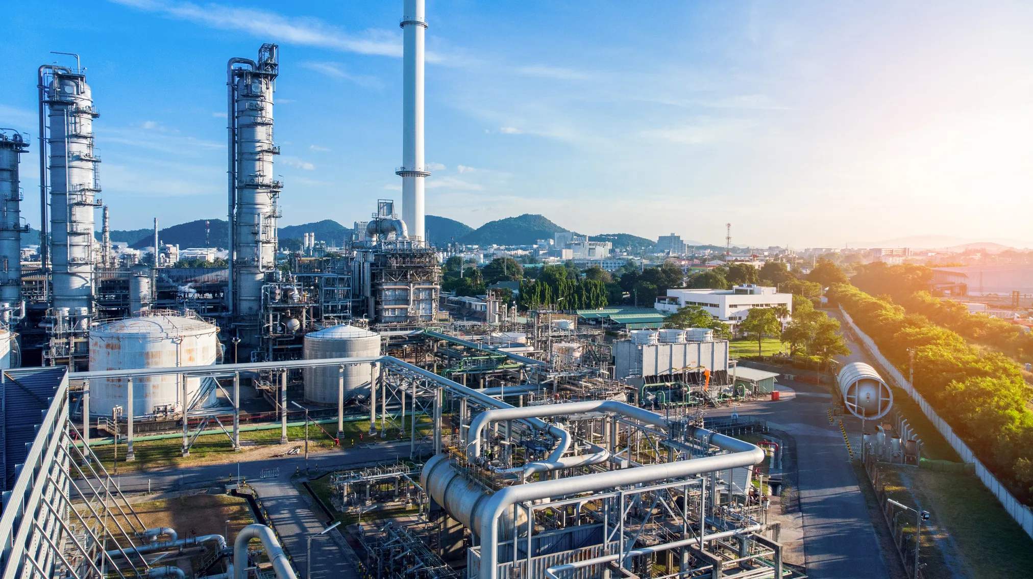 Navigating the Global Refining Landscape in 2024: Trends, Challenges ...