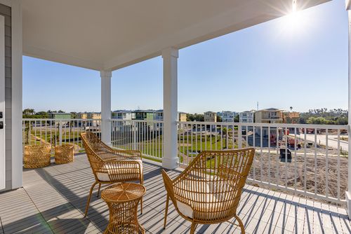 Waterfront Luxury Homes Near Anna Maria Island, FL