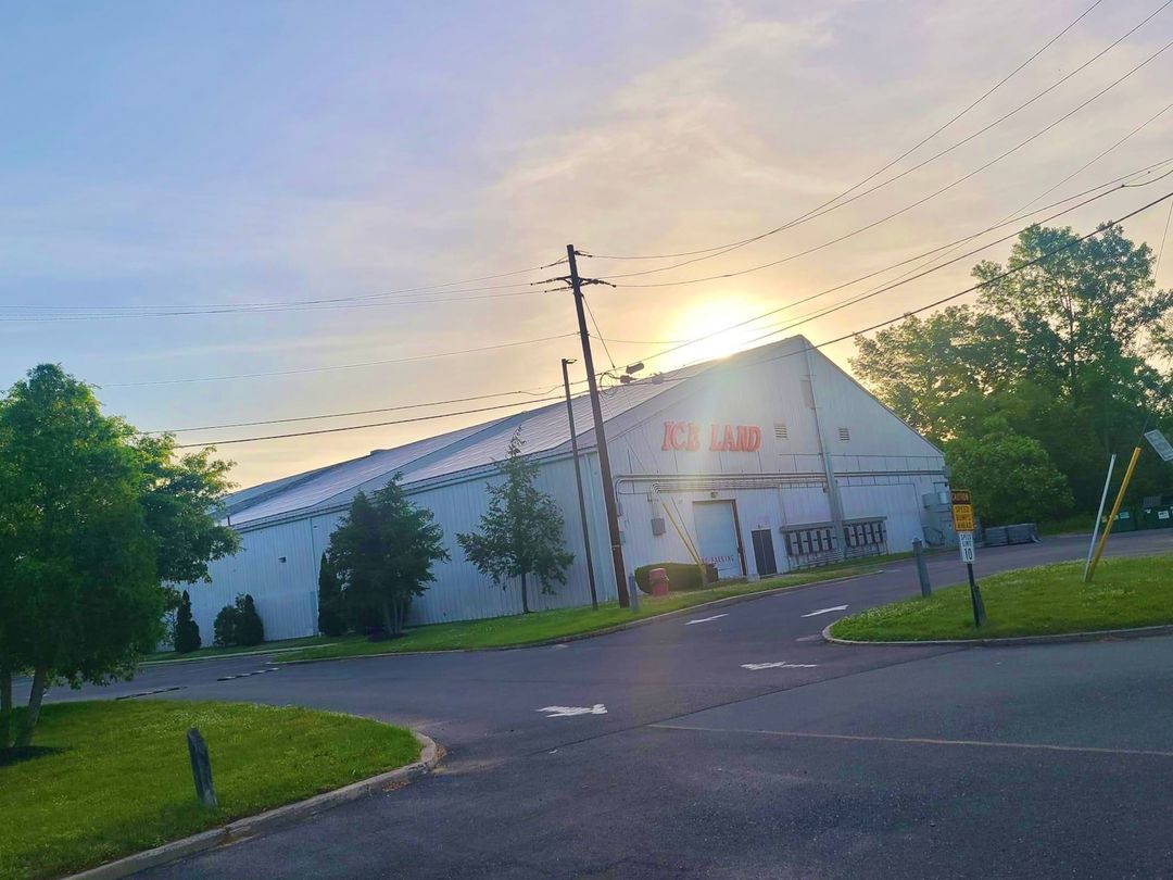 Ice Land - Arena Overview