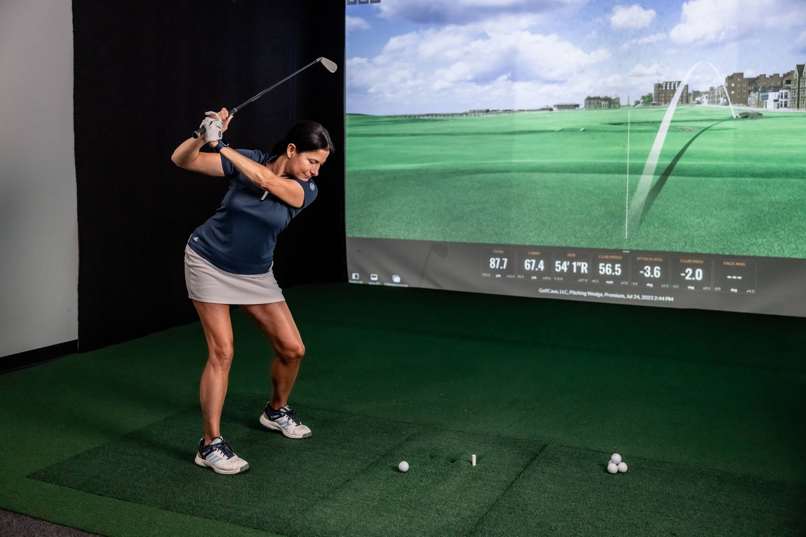 About GolfCave | Redefining Indoor Golfing | GolfCave