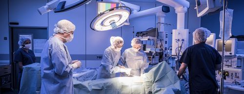 Réparations endovasculaires par endoprothèse (TEVAR et EVAR) | Centre ...