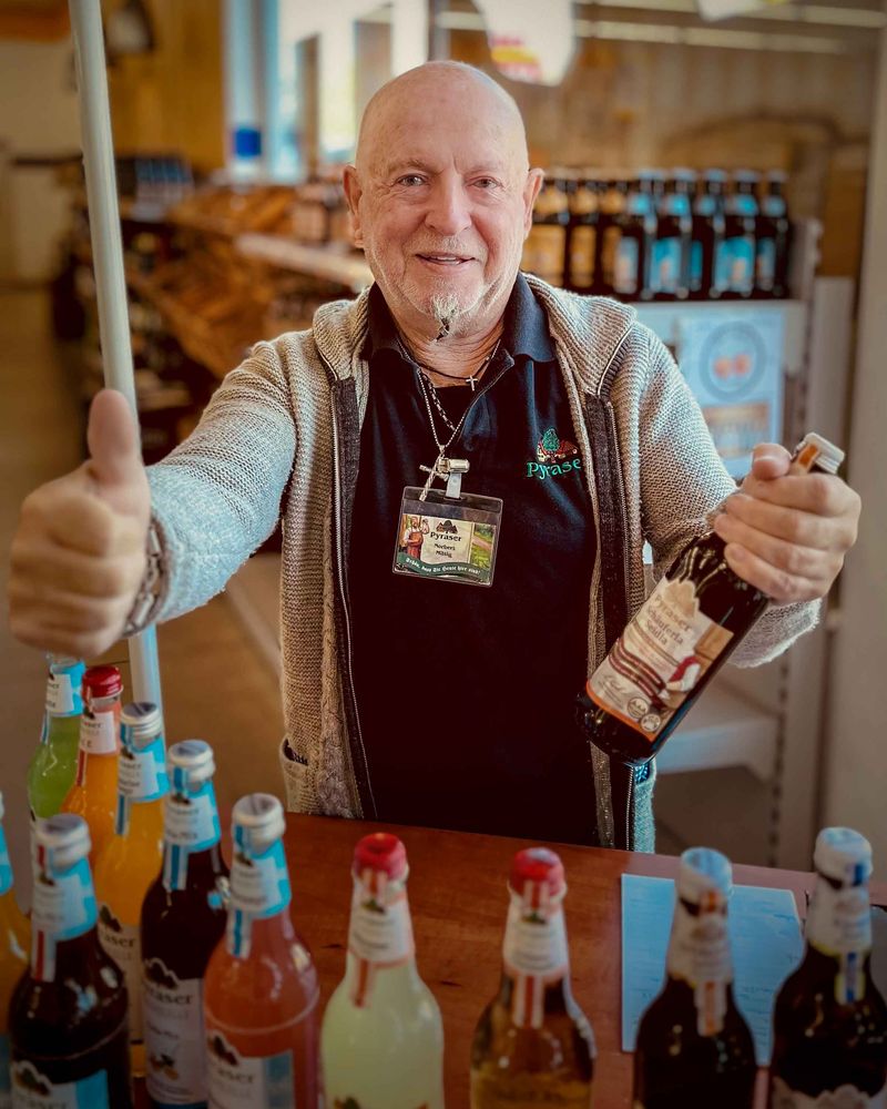 Über uns | Die Pyraser Crew - so viele fleißige Hände packen mit an!