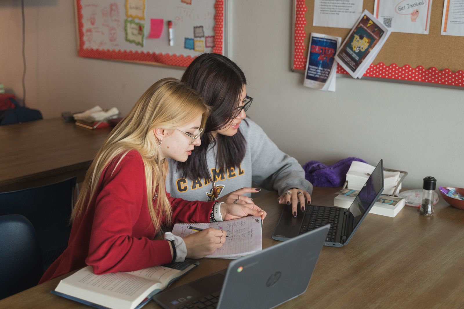 How to Choose Study Abroad Program: 2025/2026 Guide for Students