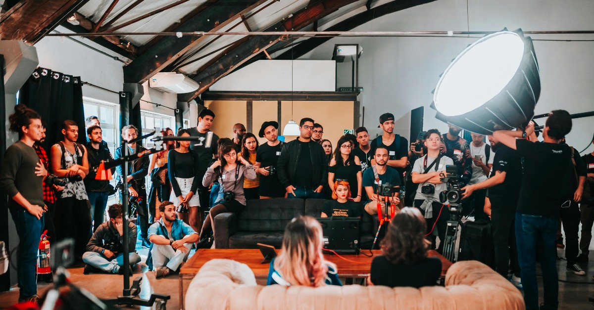 How to Get Artist Interviews in 2025