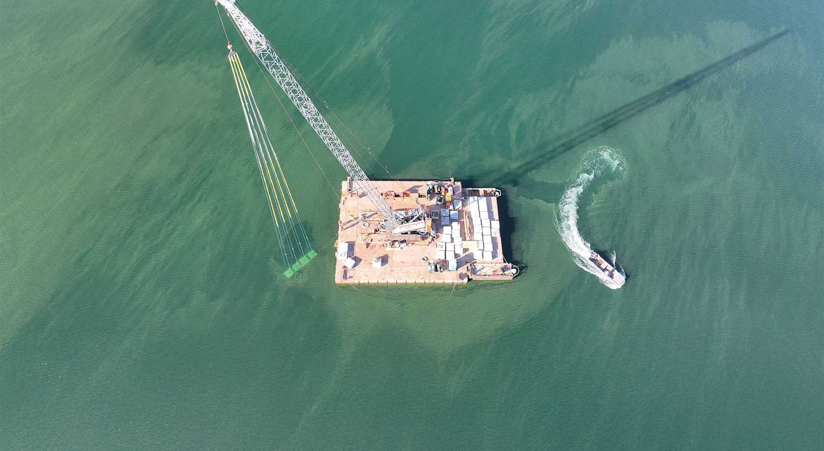 Floating wave attenuator enhances marina operations