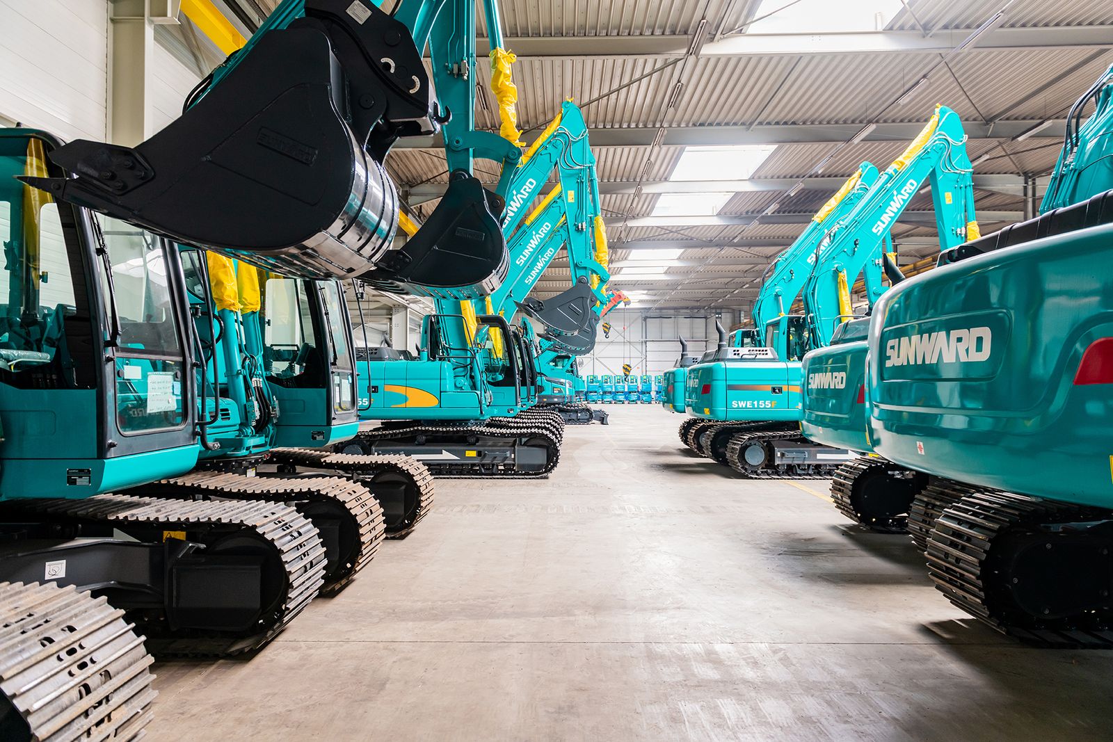 SUNWARD Southwest | Excavators, Skid-Steer Loaders, Scissor Lifts ...