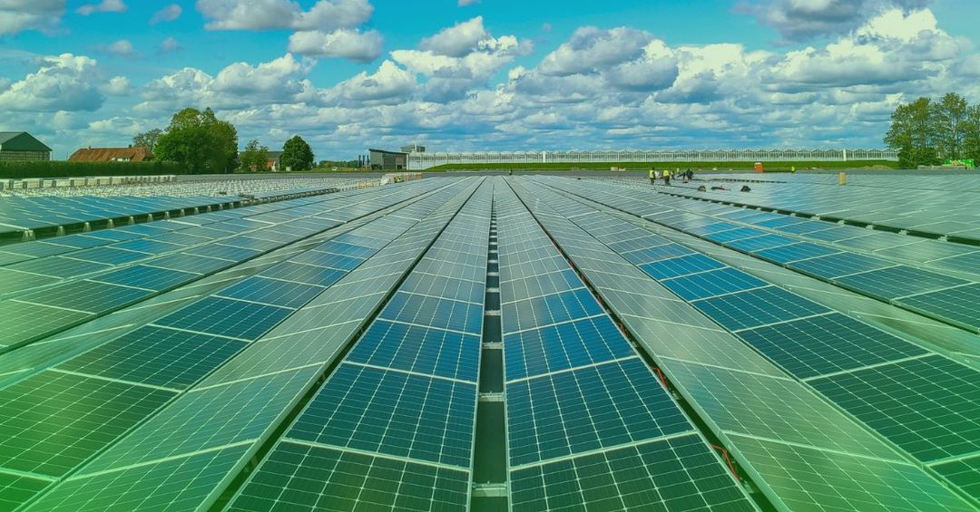 Ramming vs. Screw Pile Foundations: Key Differences for Solar Projects