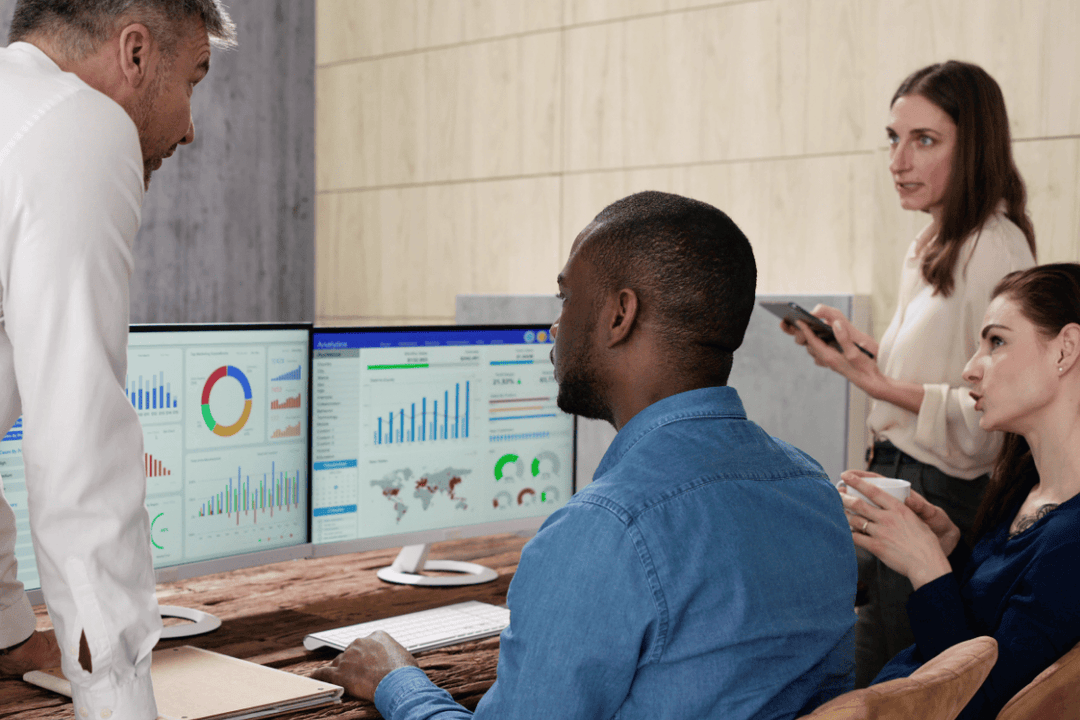 11 HR Analytics Tools for 2025: Types & Software Features