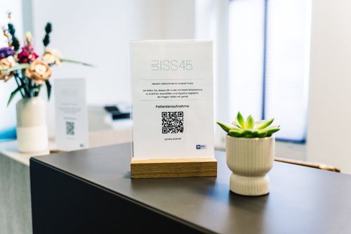 Kieferorthopäde Magdeburg BISS45 - Dr. Gebhardt | Invisalign Platinum ...