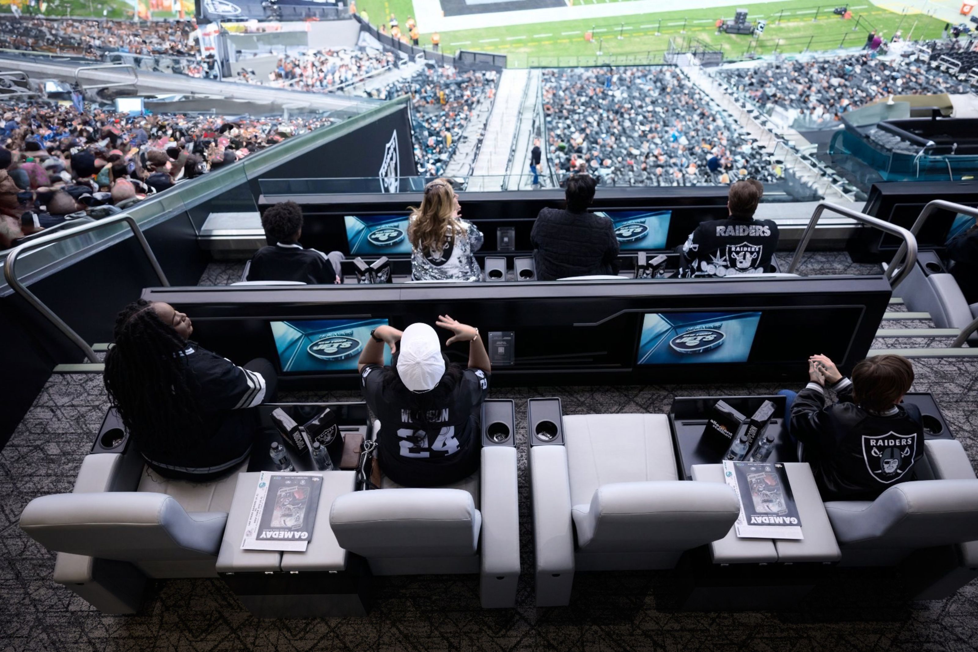 Premium Loge Seating at Allegiant Stadium | Allegiant Stadium Suites ...