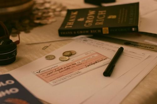How Does an Executor Pay Beneficiaries After Death?