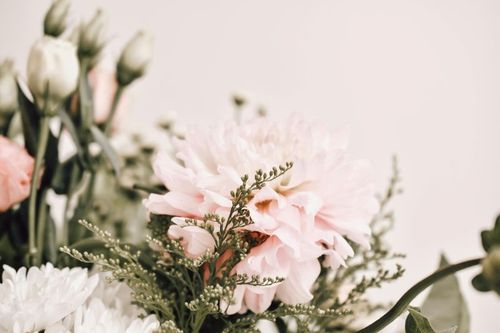 How to Write an Obituary for a Mother