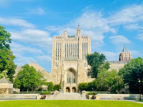 How to Get Into Yale Medical School: Guide to Acceptance