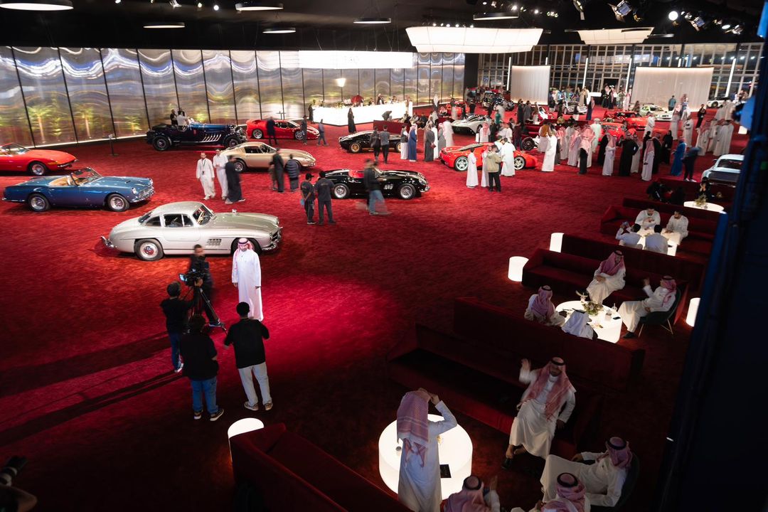 SEVEN | Luxury Car Sales, Car Maintenance & Road Trips