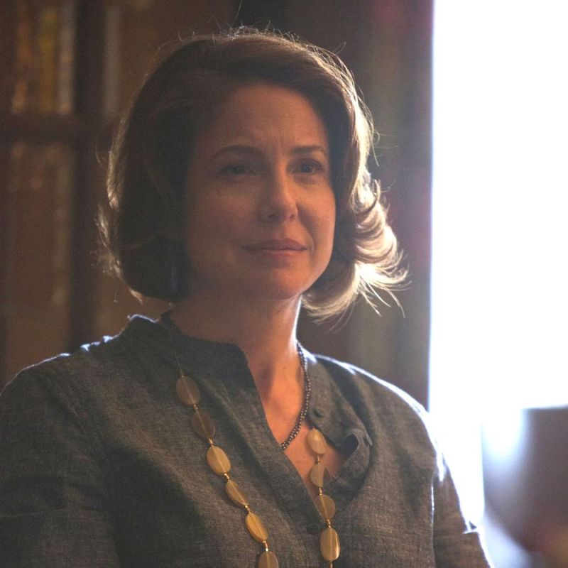 Home | Robin Weigert