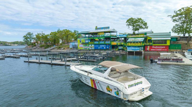 Shady Gators: Lake of the Ozarks Bars, Live Music