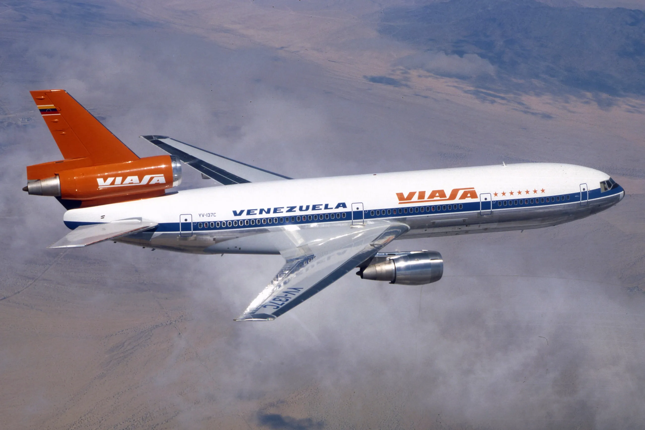 4/02/1961: VIASA Completes First Commercial Flight