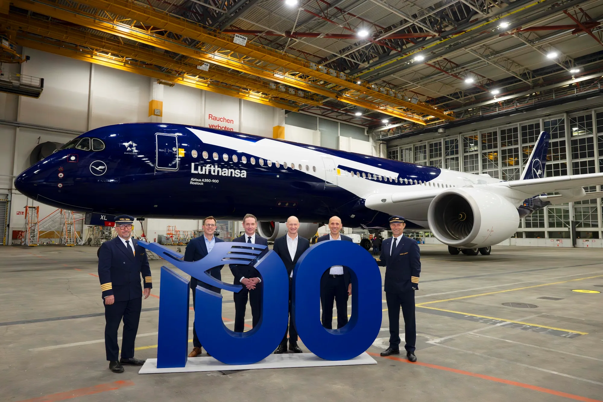 Lufthansa Shows Off New “Super Star” A321 Retro Livery