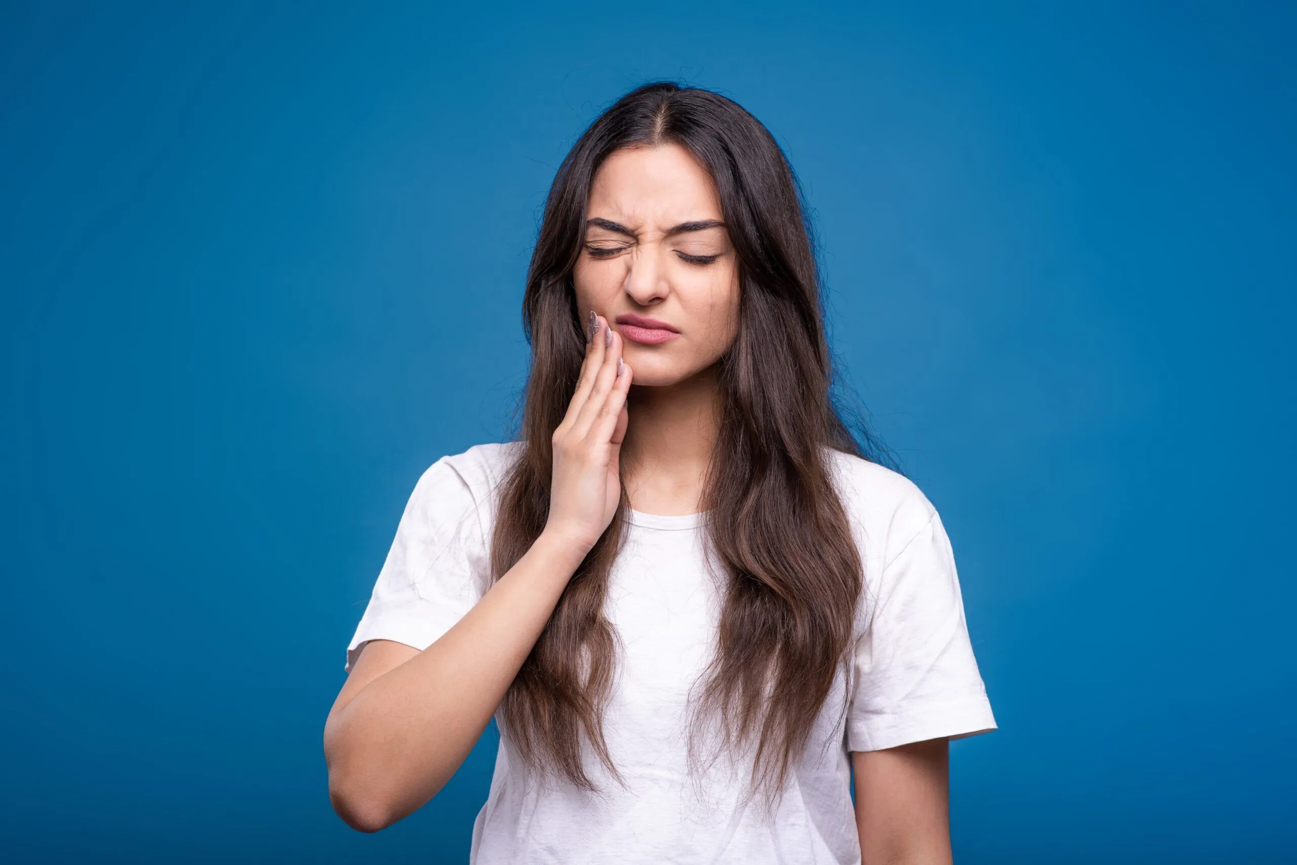 Why Do My Teeth Hurt When I Eat Sweets?