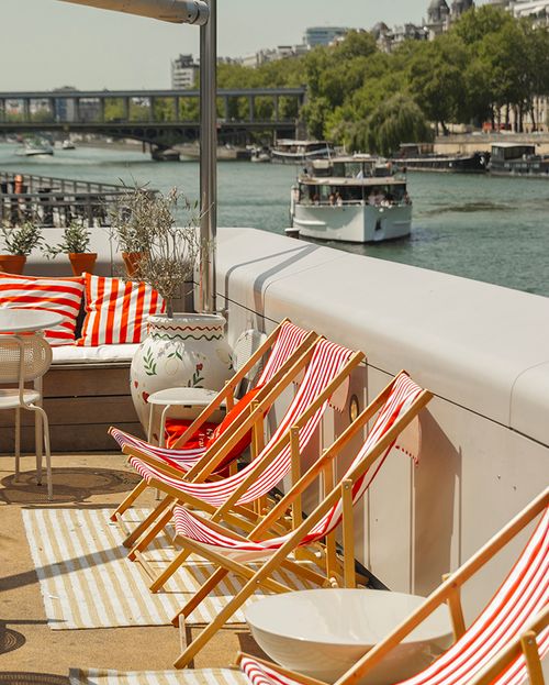 Francette : Restaurant FUGA sur une péniche au pied de la Tour Eiffel