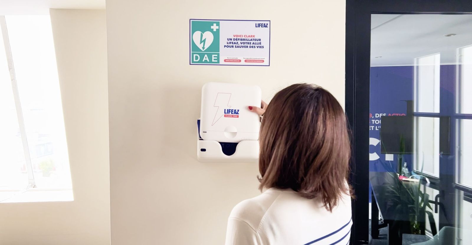 Clark - Le 1er défibrillateur conçu pour tous | Lifeaz