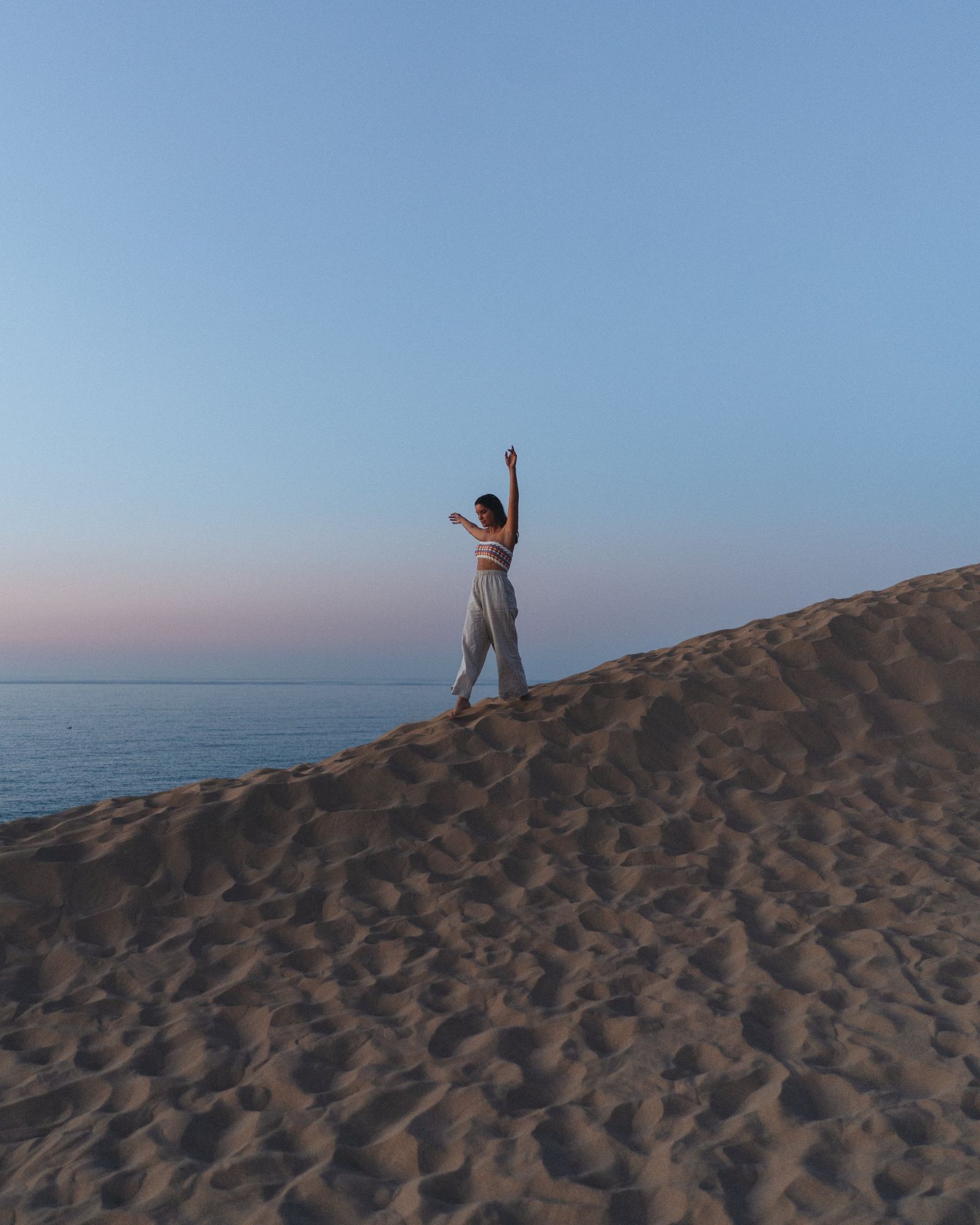 Blue Waves Surf House - Surf, Stay, Yoga in Morocco & Sri Lanka