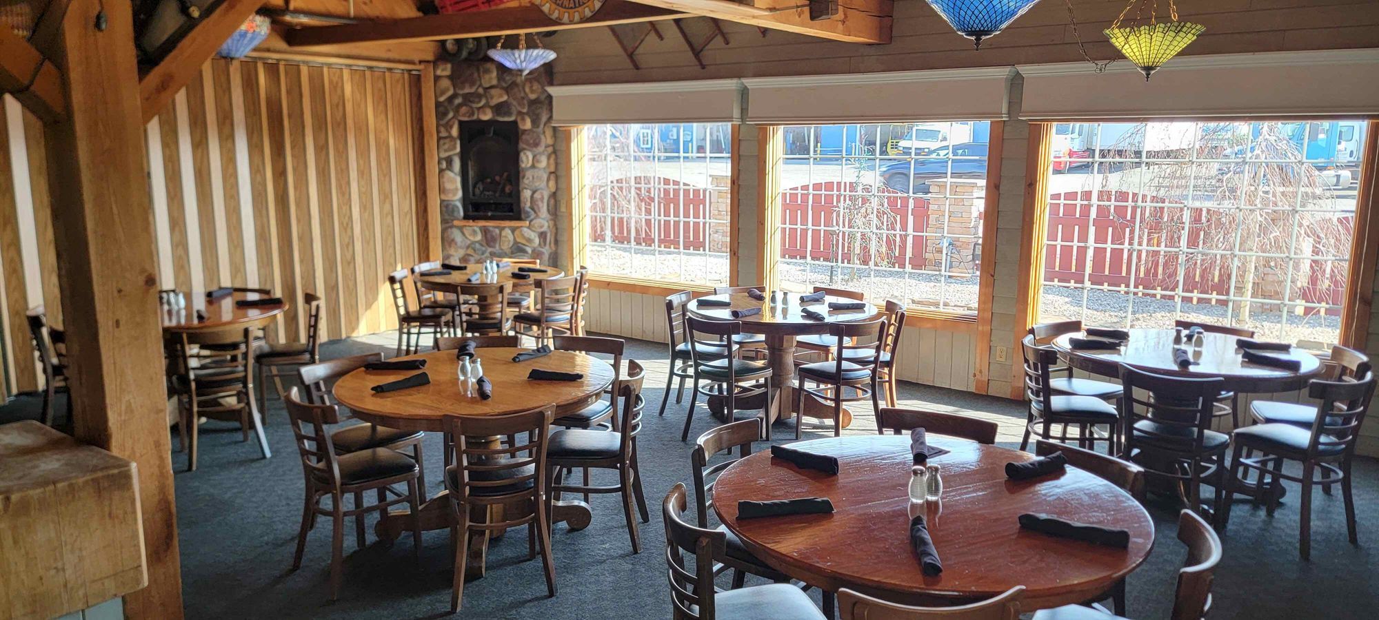 Raindancer Restaurant | Family Dining in Amsterdam, NY