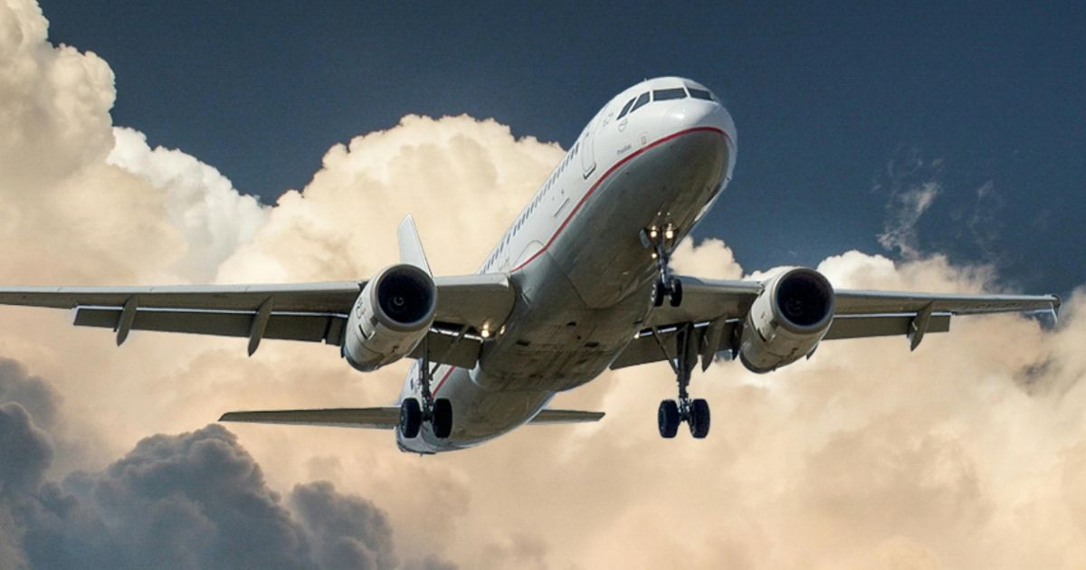 Olive Dreaming Blog | Understanding Airplane Dreams: Symbolism ...