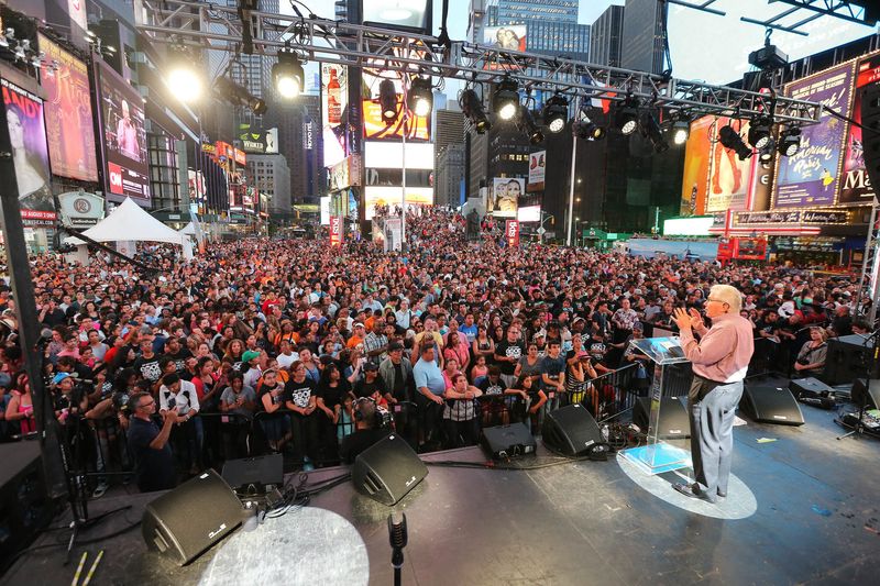 Remembering Luis Palau