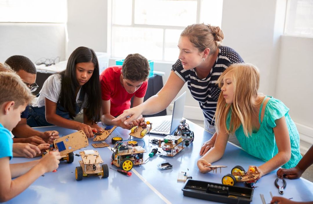 The Ultimate Guide to STEM Programs for Kids (2025)