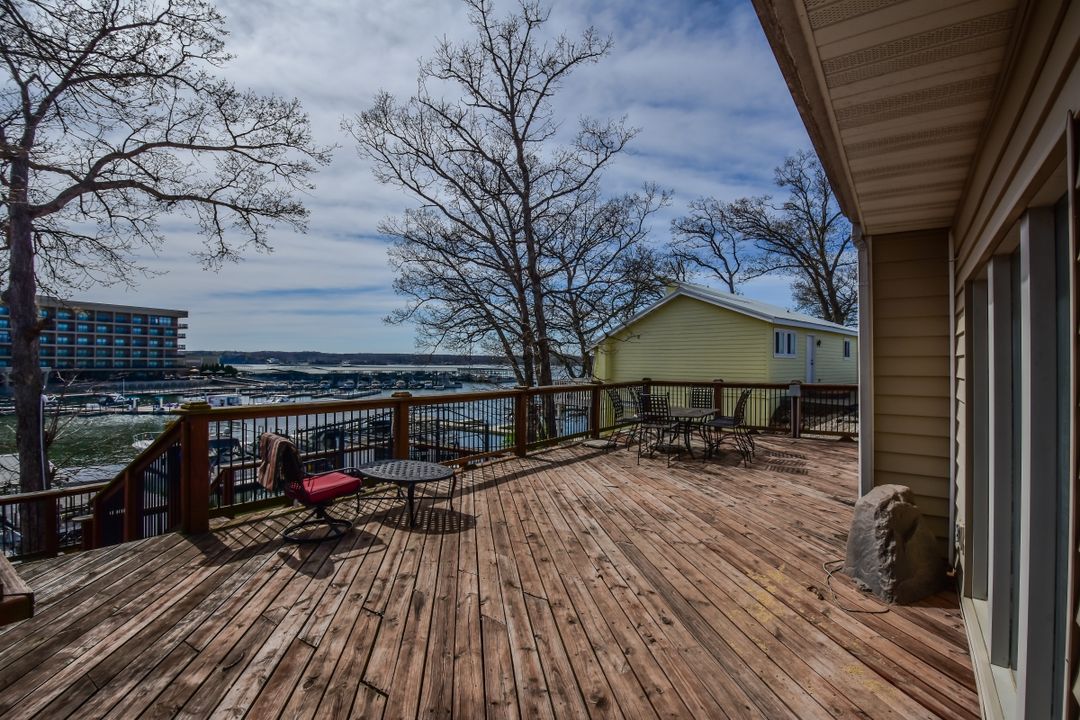 Lazy Gators | Lake Front Amphitheater | Lake of the Ozarks