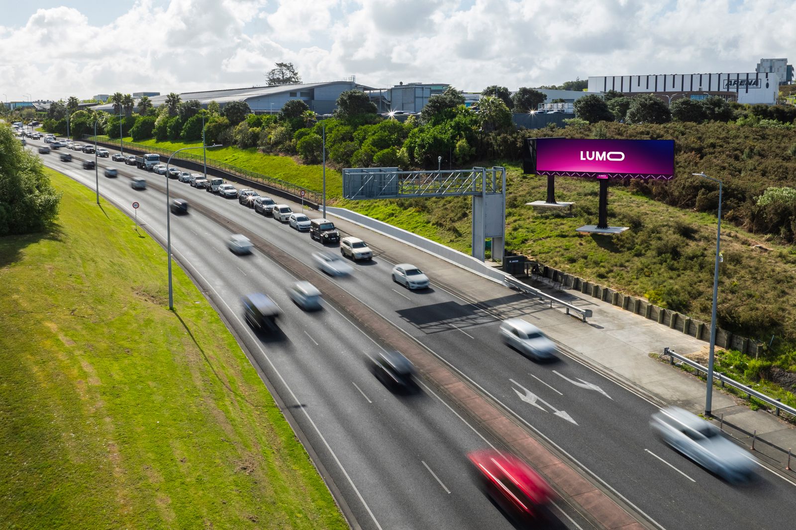 Digital Billboard Outdoor Advertising - New Zealand | LUMO