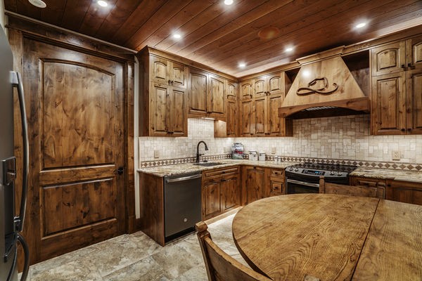 Rustic 'River' Calgary | Canadian Timberframes