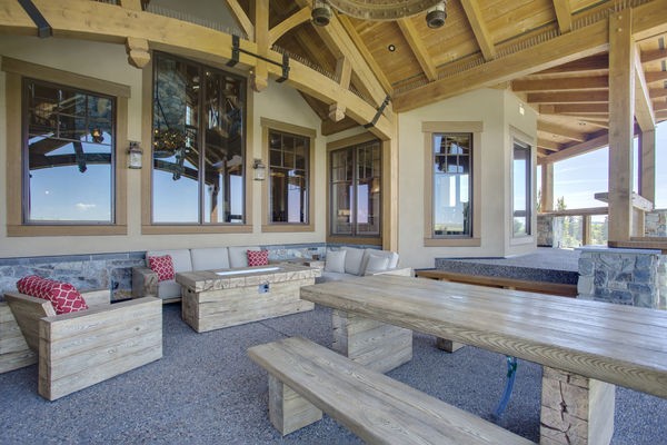 Rustic 'River' Calgary | Canadian Timberframes