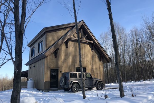 Bromont Timber Frame Chalet | Canadian Timberframes