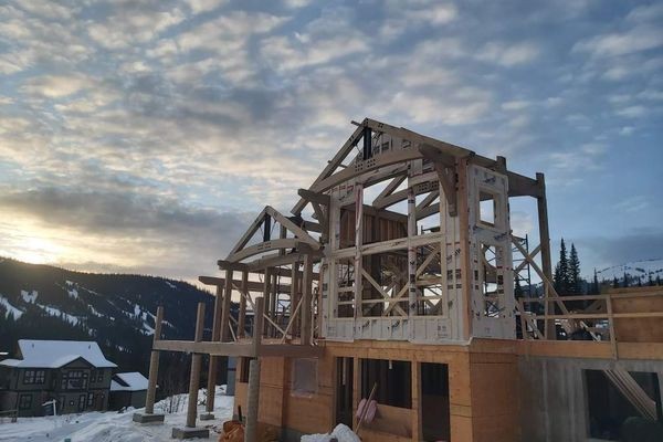 Lookout Ridge Sun Peaks | Canadian Timberframes