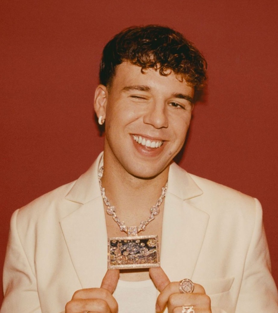 BIllboard - Quevedo confirma su regreso con el lanzamiento de "Duro"