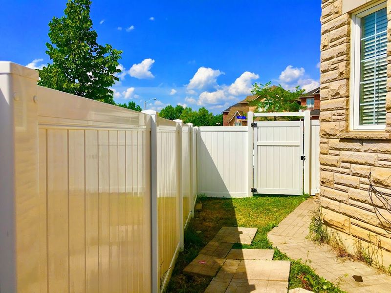 Mr. Fencee - Toronto’s Only Fence Company You’ll Ever Need