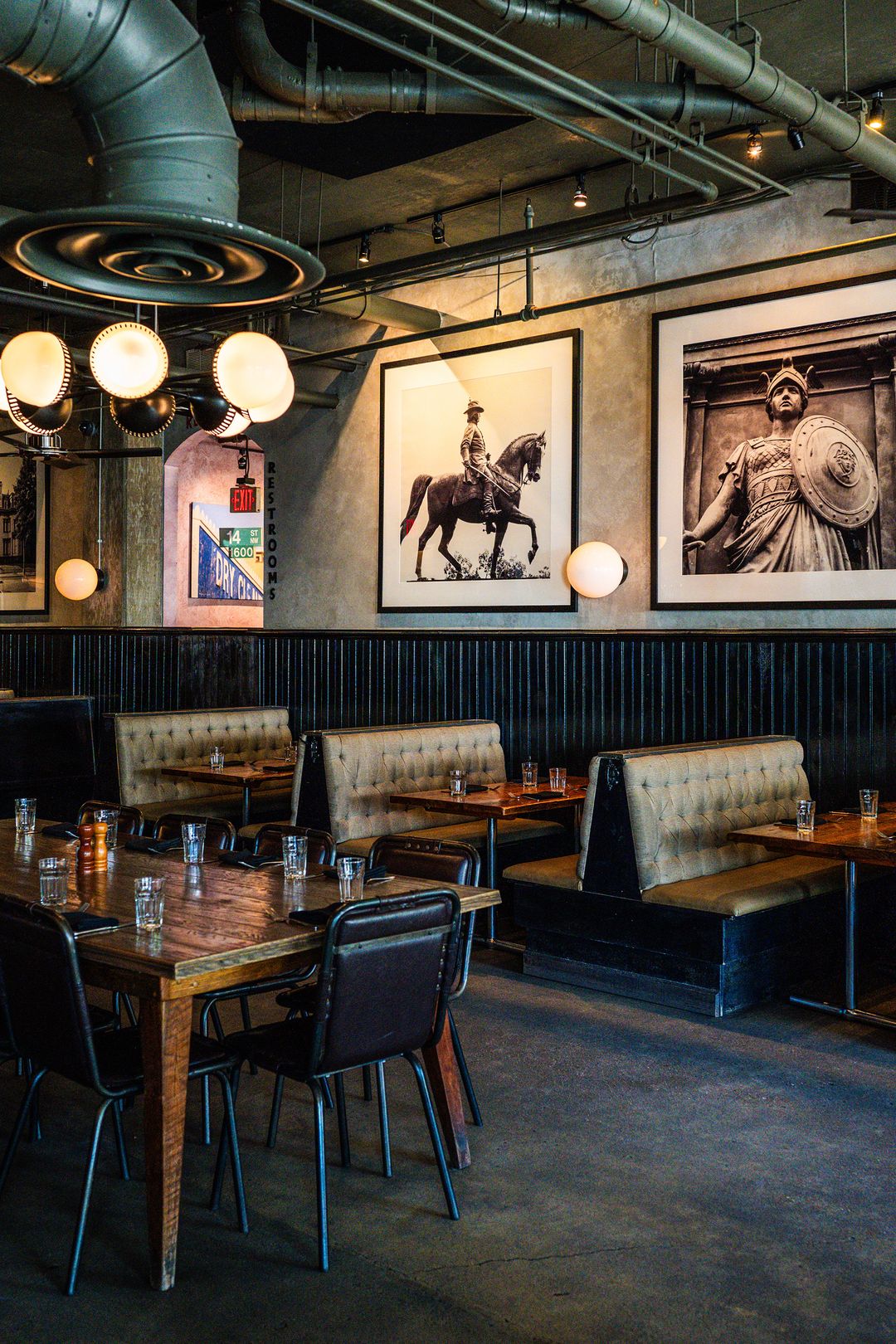 Logan Tavern - Restaurant and Bar