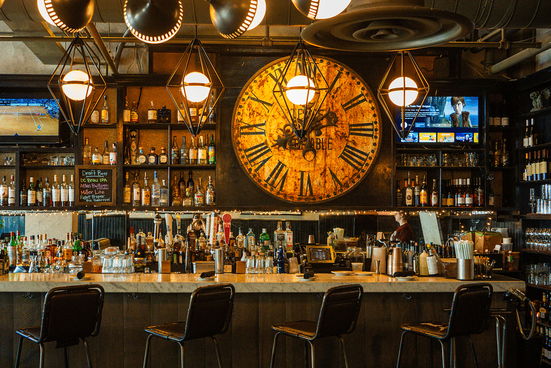 Logan Tavern - Restaurant and Bar in NW