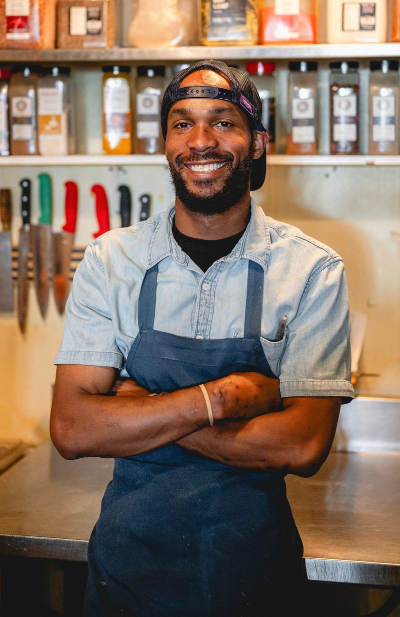 Logan Tavern - Restaurant and Bar