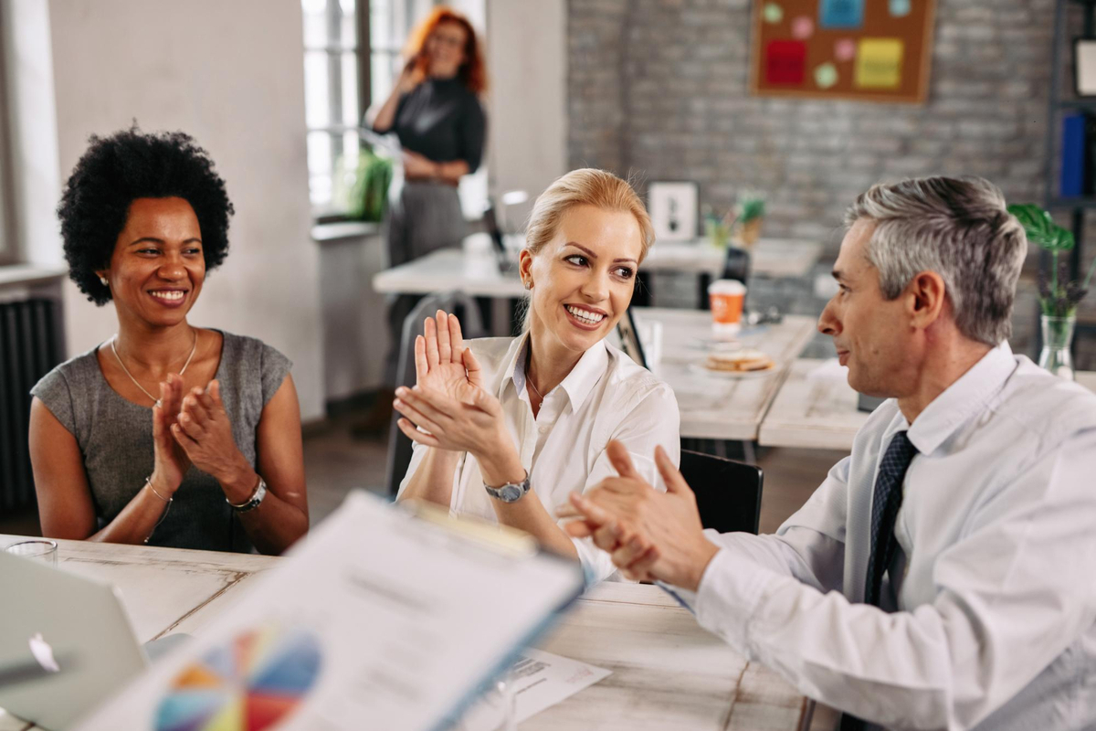 Benefícios espontâneos: 9 tipos para implementar na sua empresa | Blog ...