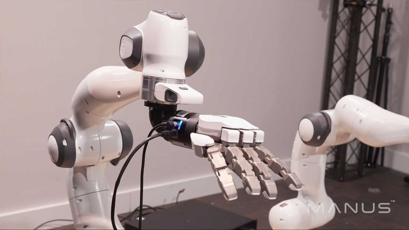 TESOLLO: Maximize Robot Dexterity with MANUS & Franka Robot Arm-MANUS ...