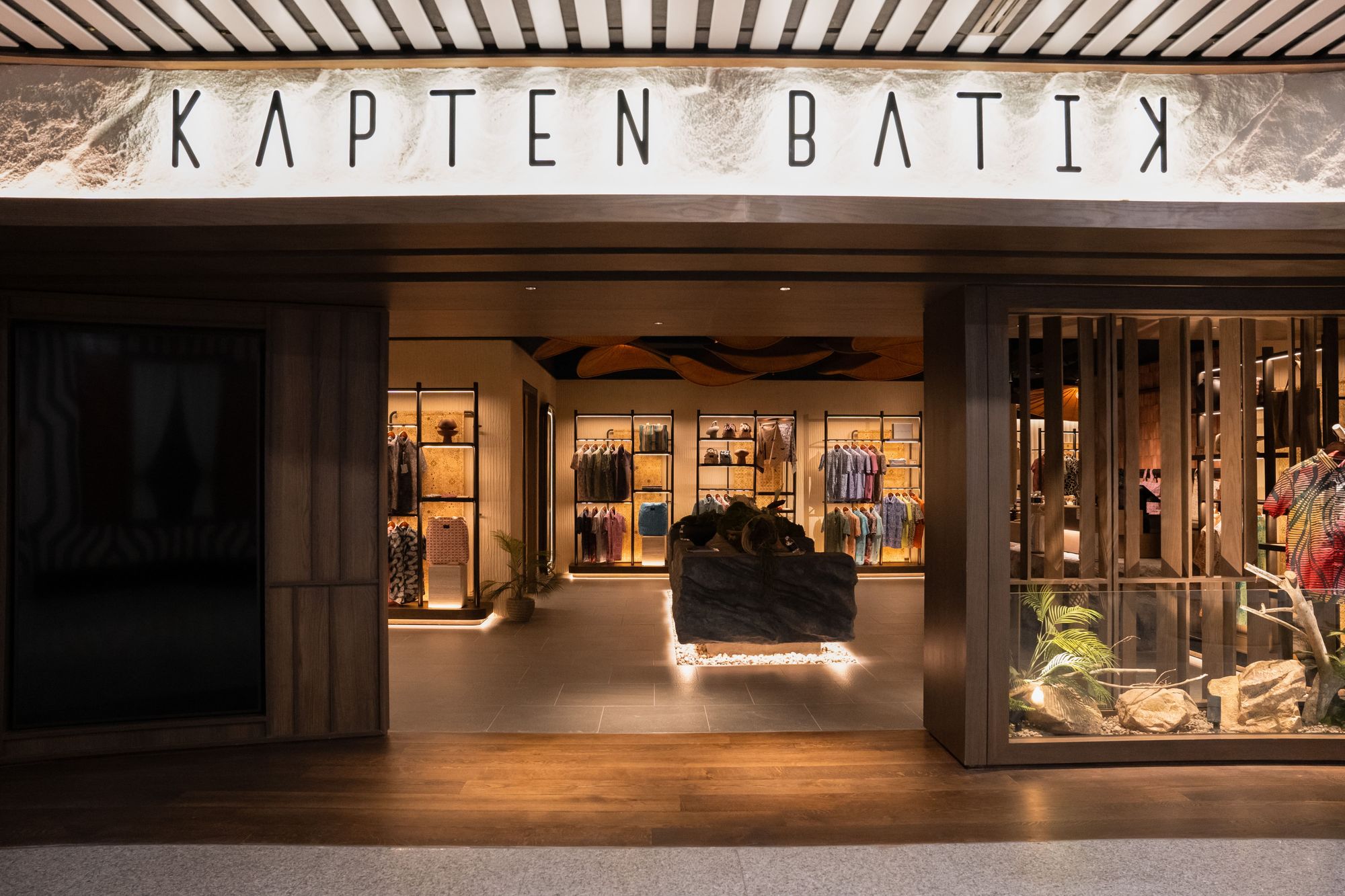 Weaving Malaysian Batik to the World Stage - Kapten Batik | MIDF